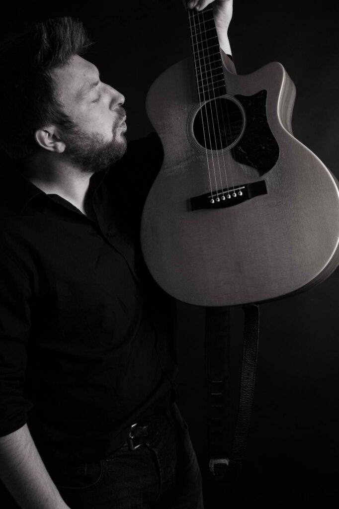 Biography – Chris Grant Music – Scotland